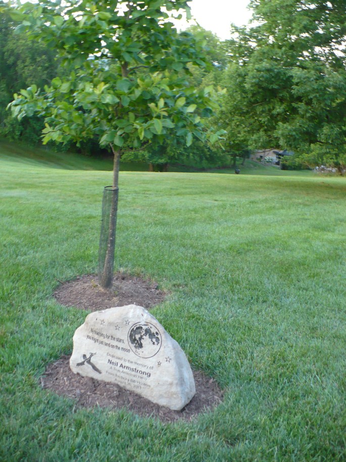 Neil Armstrong Memorial at Cincinnati Observatory – Queens of Queen City